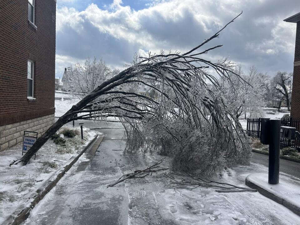 ‘Once in a generation’ ice storm has Nashvillians remembering 1994 ...
