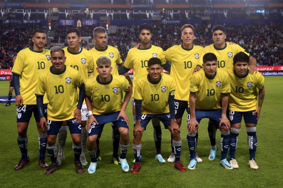 Pelé given permanent throne at Mexican soccer stadium - NewsBreak