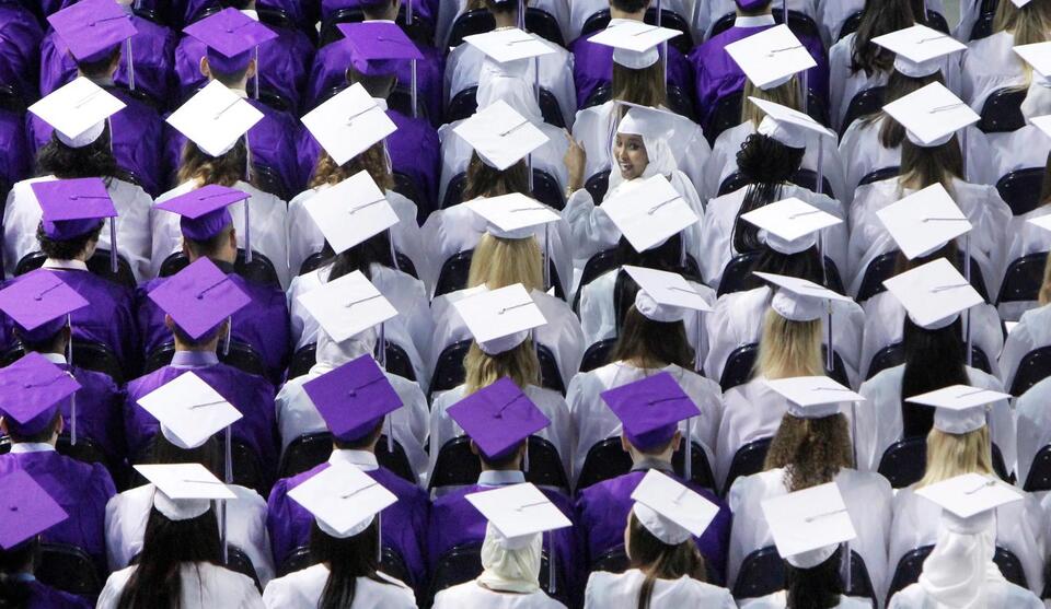 Graduate Goes Viral After Split on Stage Leads to Diploma Drama - NewsBreak
