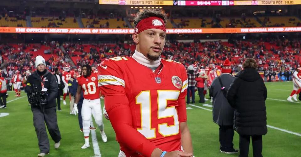 Is Patrick Mahomes Retiring? Chiefs Quarterback's Cryptic Photos ...