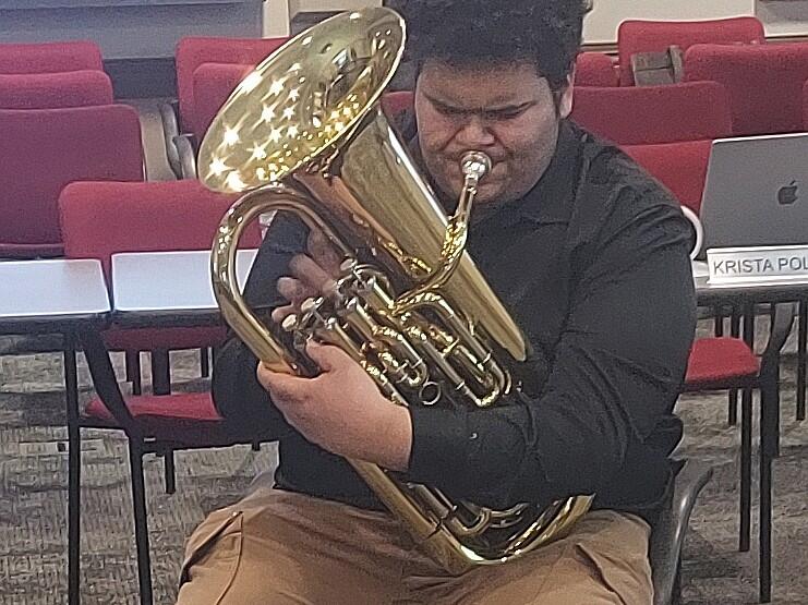 Warsaw School Board Hears About Edgewood Project-Based Learning Unit