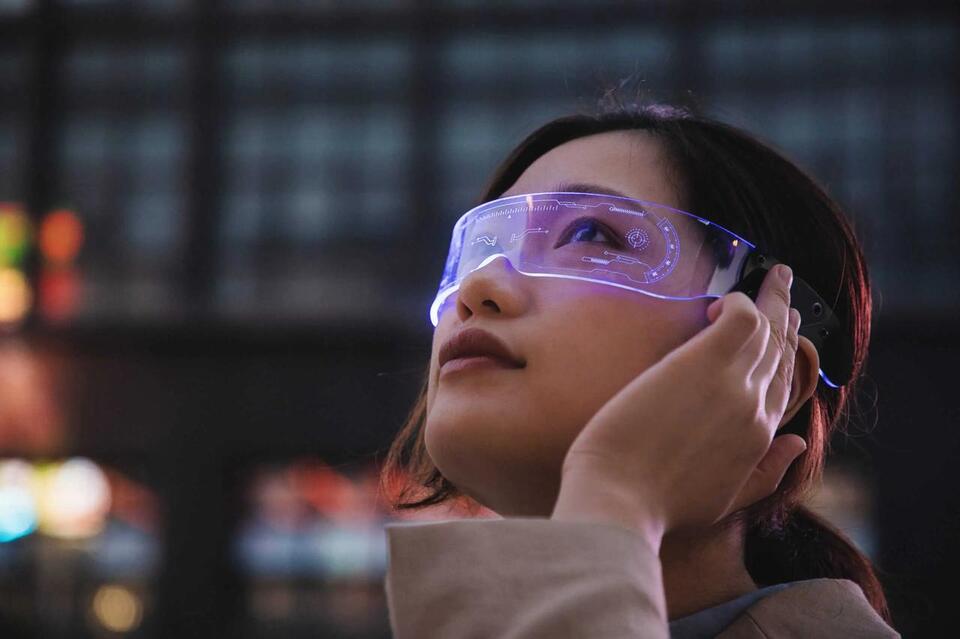 Apple’s New Smartglasses Could Change Focus with a Tap - NewsBreak