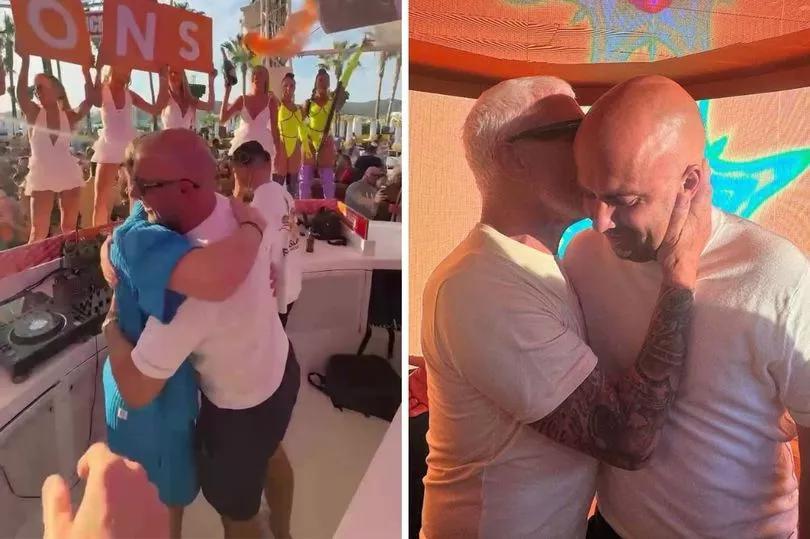 Peter Crouch reacts to Arne Slot in Ibiza picture with brilliant four ...
