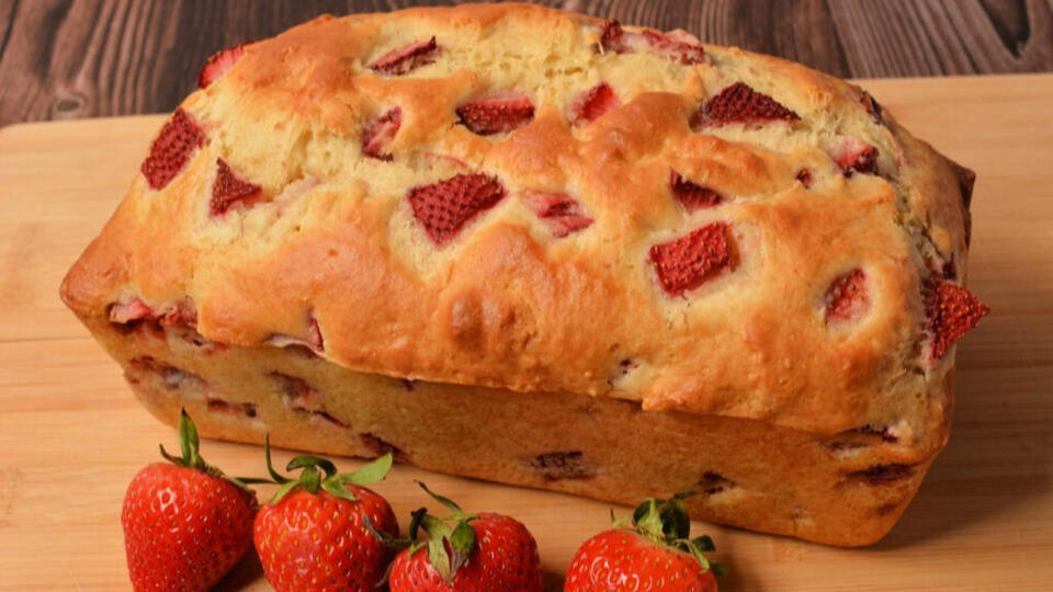 This Strawberry Quick Bread Recipe Is Simple, Sweet, And Irresistible ...