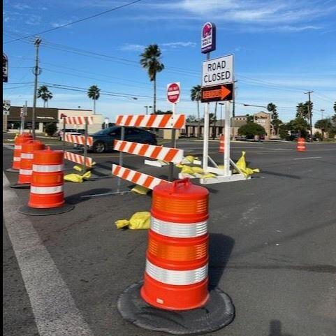 RECONSTRUCTION CONTINUES ON OLD HIGHWAY 77; BARRICADES SET UP - NewsBreak