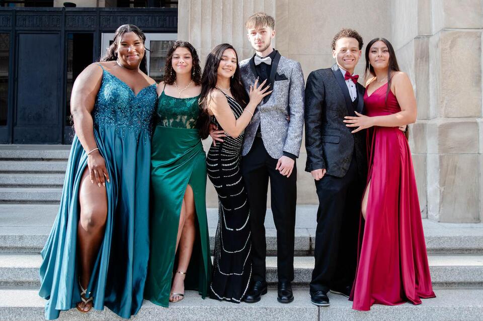 East Kentwood arrives in style for 2024 prom at DeVos Place - NewsBreak