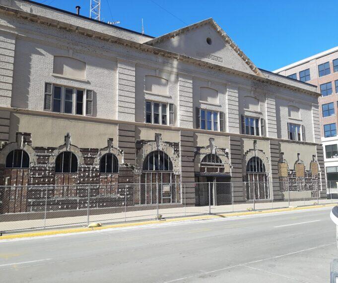 FORMER KCAU DOWNTOWN BUILDING TO BE DEMOLISHED - NewsBreak