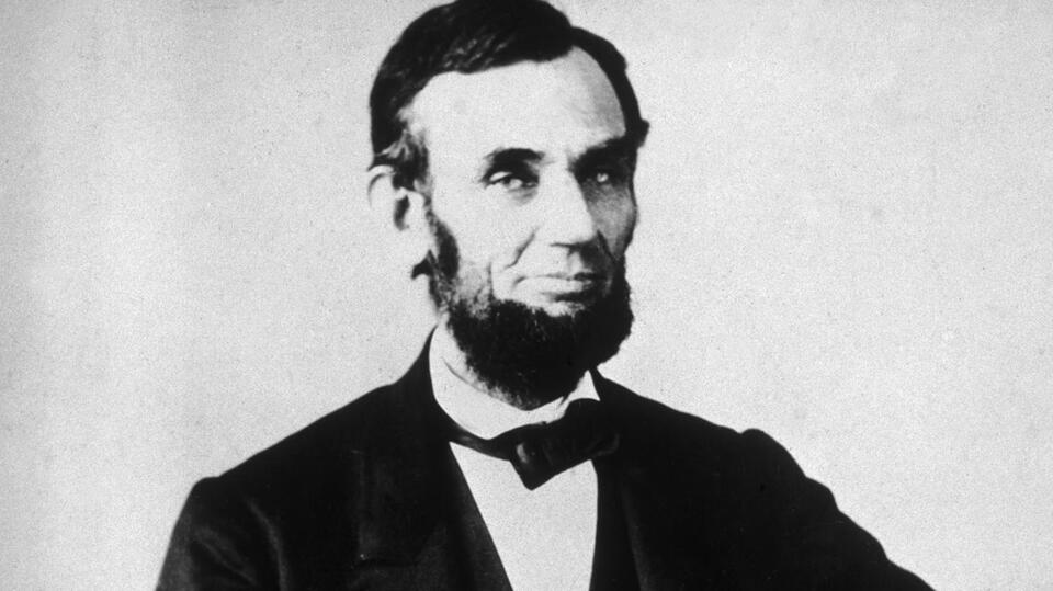 White House Usher Shares Creepy Lincoln Bedroom Ghost Story - NewsBreak