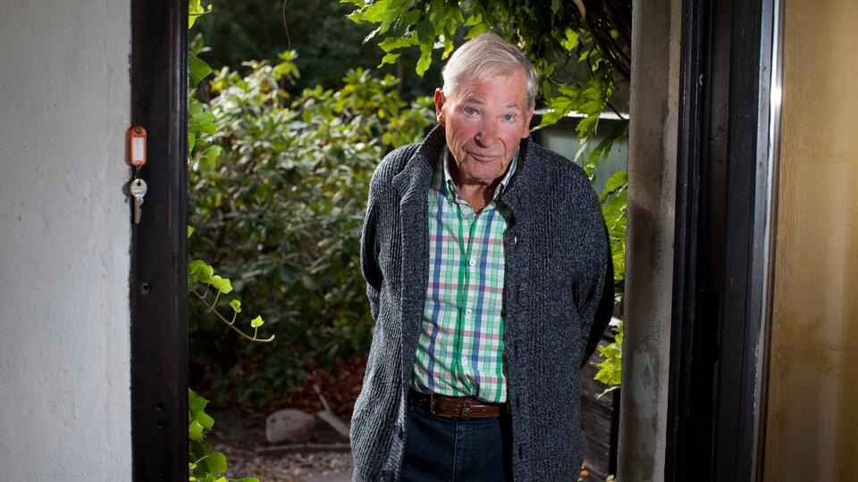 Woman Says Her 71-Year-Old Neighbor Waited at Her Door Until She Came ...