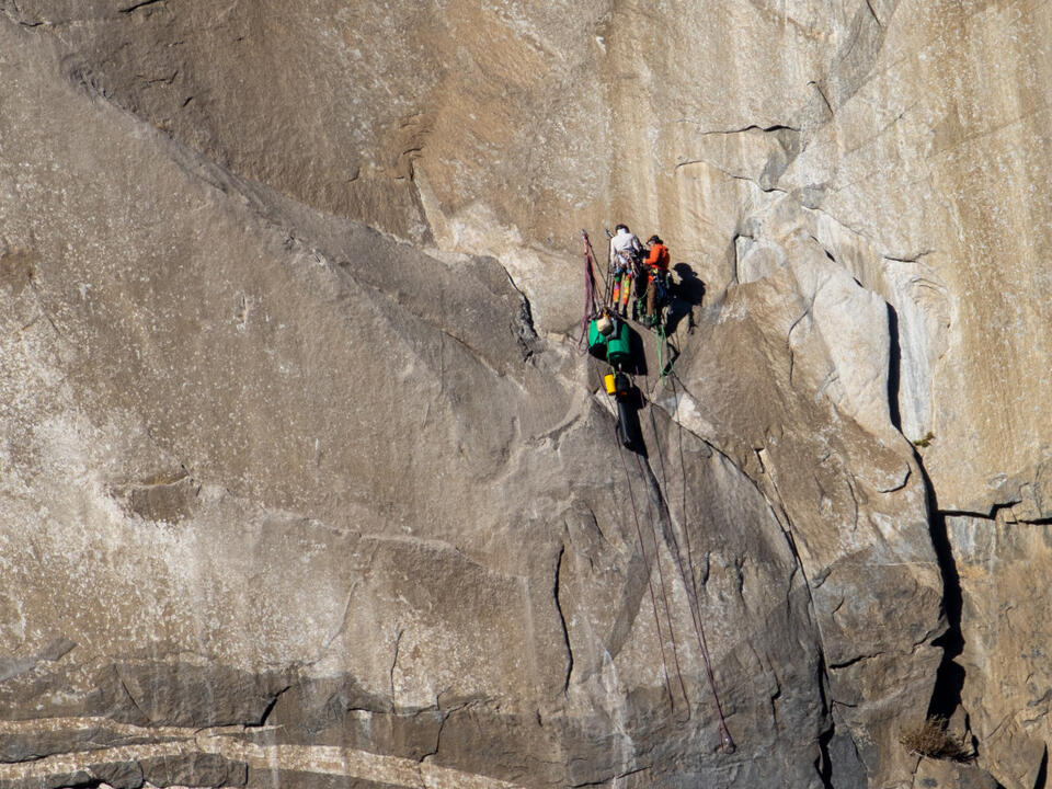 Hiker Recalls Daughter’s Haunting Last Words Before Slipping From Cliff