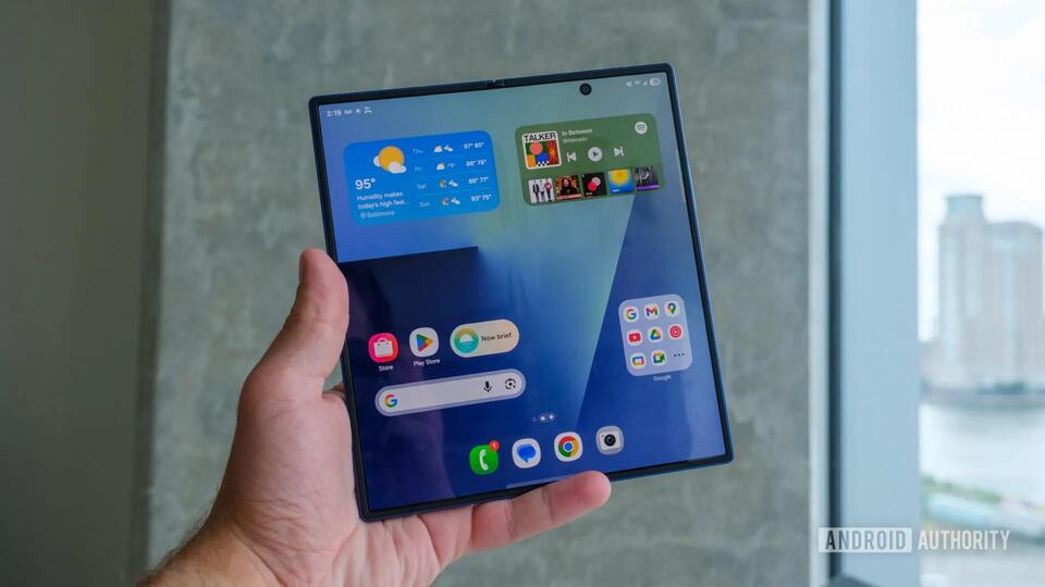 Samsung might have high hopes for the Wide Fold - NewsBreak