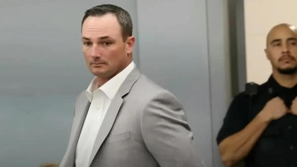 ‘Get Out of Here!’: Off-Duty New York Cop Who Ripped Black Tech’s Light ...