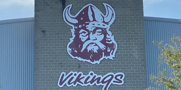 Lowndes Football Announces 2026 Season Ticket Renewals - NewsBreak