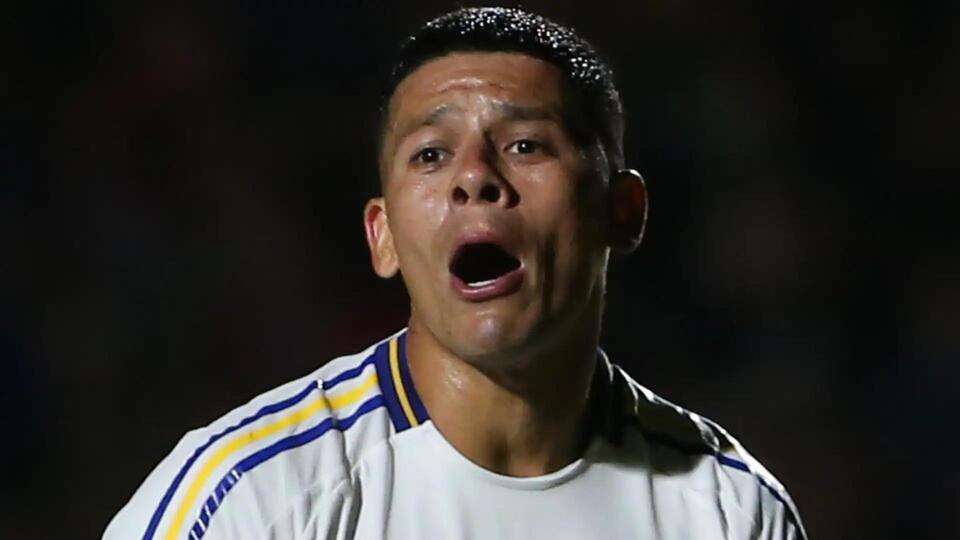 Ex-Man Utd star permanently banned from Boca Juniors dressing room ...