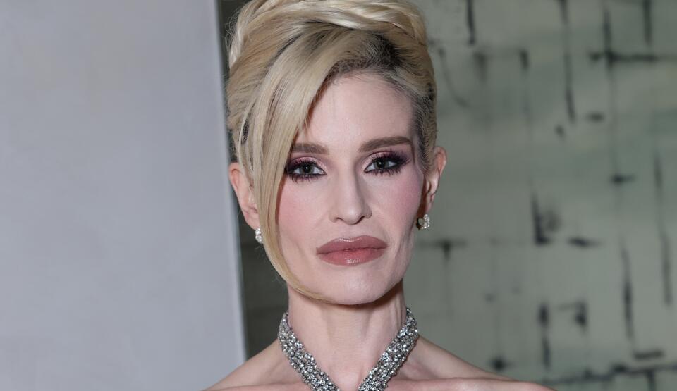 New Post of Kelly Osbourne With Her Son Has Fans Worried for Her Health ...