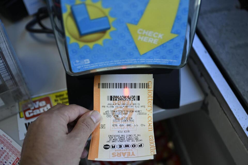 Should Powerball winner take lump sum or annual payments? Here's expert ...