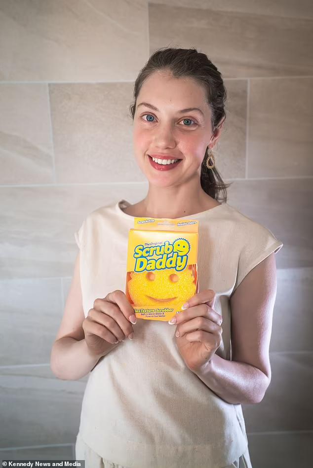 Model claims to have de-aged herself years with bizarre olive oil hack ...