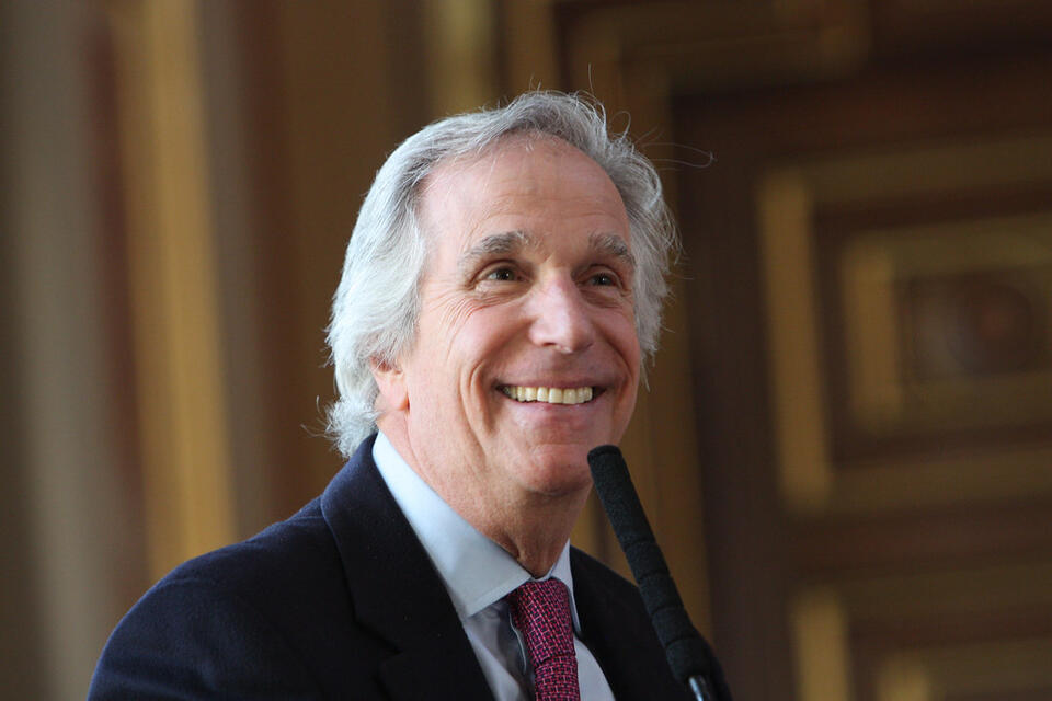 Henry Winkler Pushes Back on Claims ‘Laverne & Shirley’ Cast Was ...