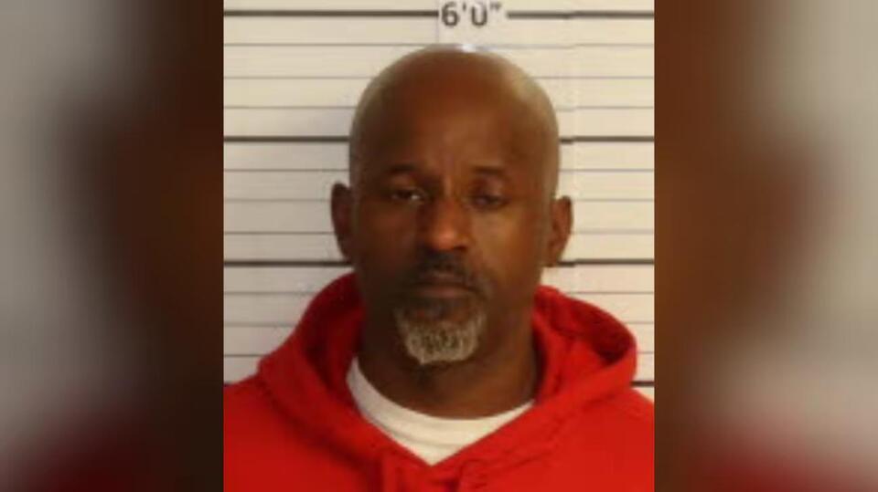 Former security guard accused of smash-and-grab, arson at local bar ...