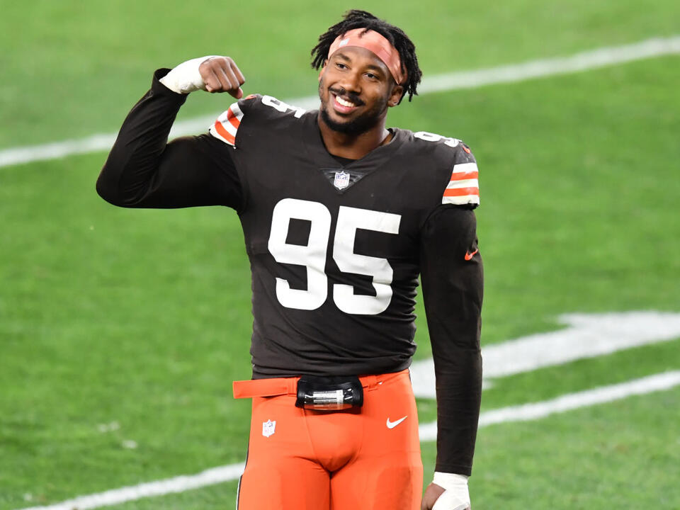 Myles Garrett: Injuries To Both Feet From Boyhood Surgery; Playing with ...