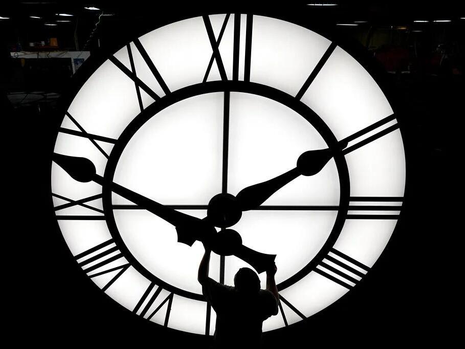 Permanent daylight saving or standard time? What it would look like in ...