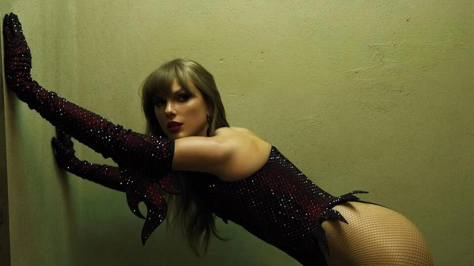 Taylor Swift Unveils New Album The Life of a Showgirl: Stream - NewsBreak