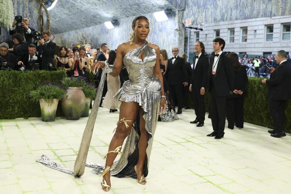 Serena Williams returns to tennis, announcing 'next chapter' - NewsBreak