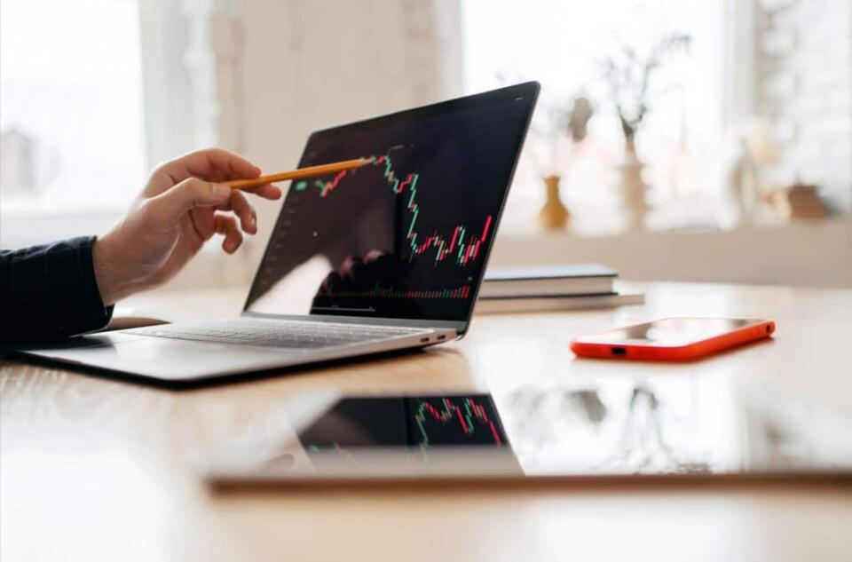 EchoStar Corp (SATS) stock on the rise: An overview - NewsBreak