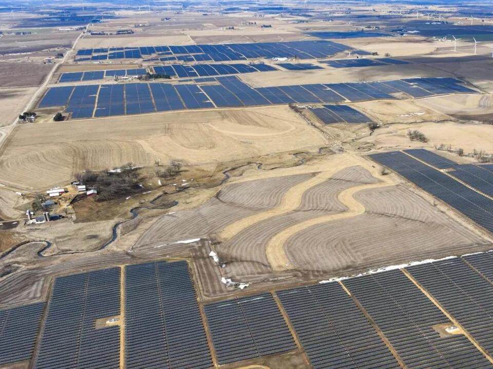 Wisconsin’s largest solar farm is now fully online