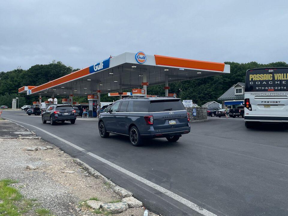 Worcester County sees heavy traffic around Charlton Plaza during Fourth ...