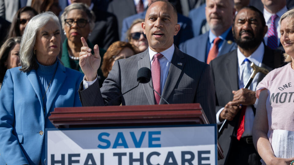 Democrats Push Back on Claims They Want To Add Undocumented Immigrants ...