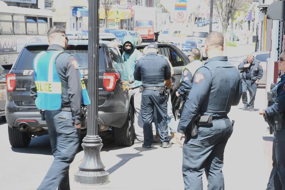 Jersey City carjacking foiled by police officer working construction ...
