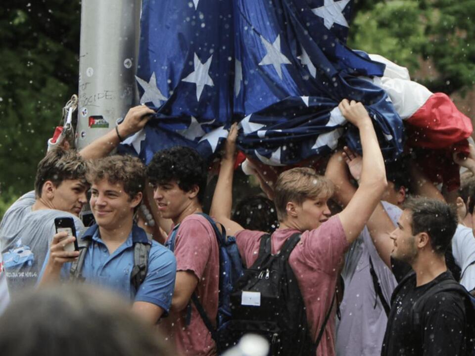 Fundraiser To Throw A Party For UNC Frat Bros Who Guarded American Flag ...