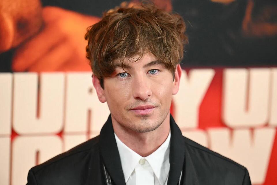 Barry Keoghan debuts his Ringo Starr moptop ahead of Beatles biopic ...