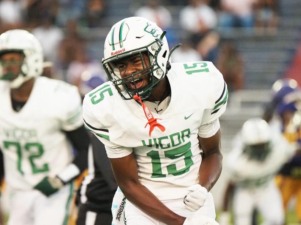 Sammy Dunn, Vigor roll over Blount in 'Battle of Prichard'