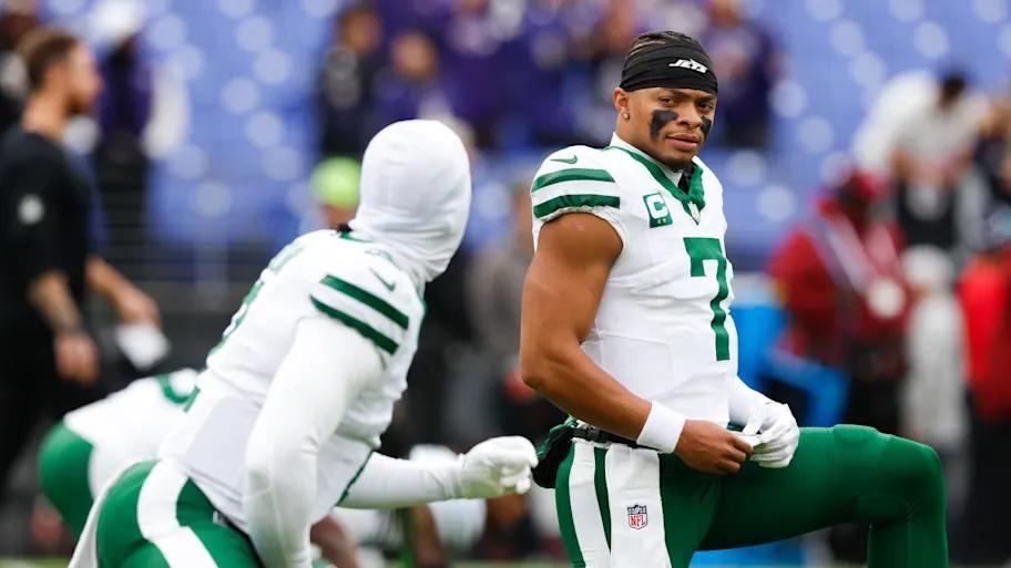 Justin Fields' 1st Season With Jets Ends With Questions Looming - NewsBreak