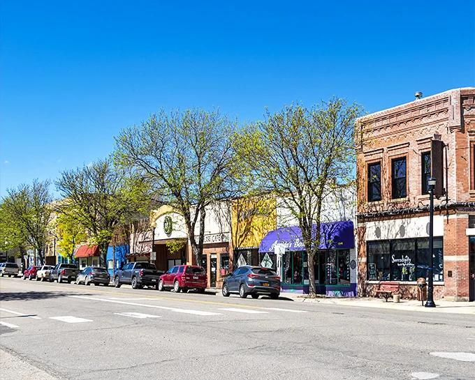 10 Small Towns In Colorado So Affordable, You Can Live On Social ...