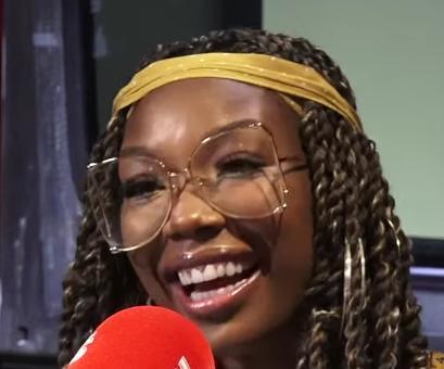 Singer Brandy Addresses Her Chicago Stage Walk-Off - NewsBreak