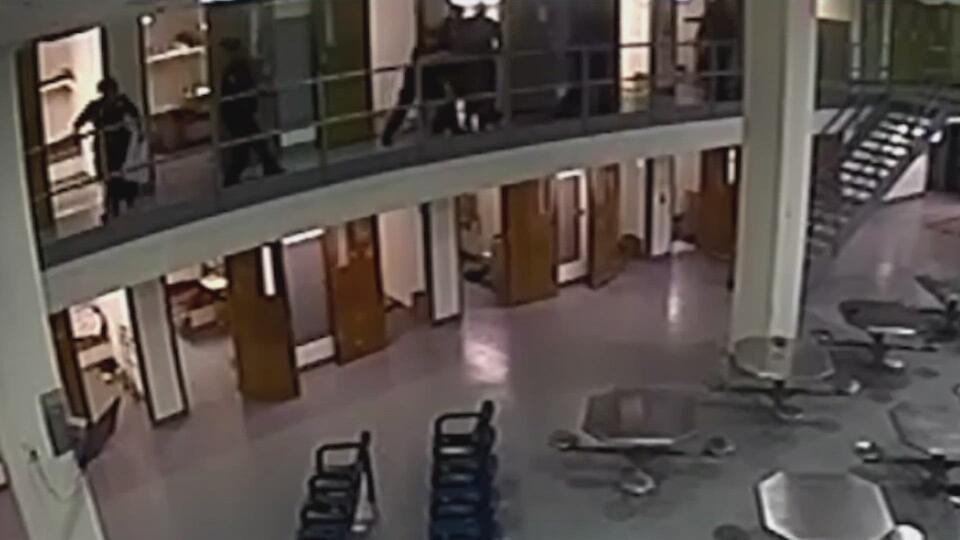 Tarrant County jailer, supervisor fired over inmate death reinstated ...