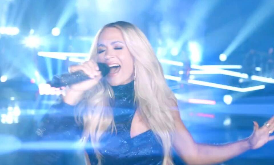 Carrie Underwood Officially Kicks Off 2025 ‘Sunday Night Football’ With “Waiting All Day For ...