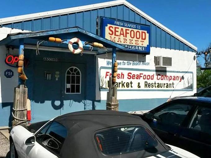 7 No-Frills Seafood Spots In West Virginia That Will Make Your Taste ...