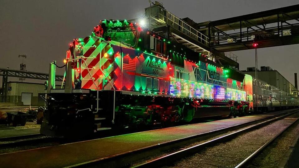 Metra unveils schedule for 2025 holiday trains in Chicago area. See it ...