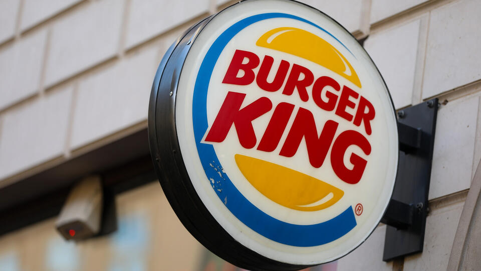 Burger King Appears to Throw Shade at McDonald's Big Arch Promo in ...