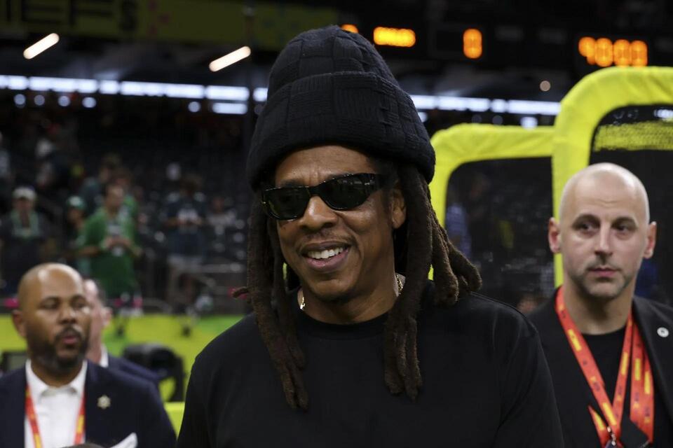 Memes erupt as Lil Wayne admits he had no idea Kanye & JAY-Z made ...