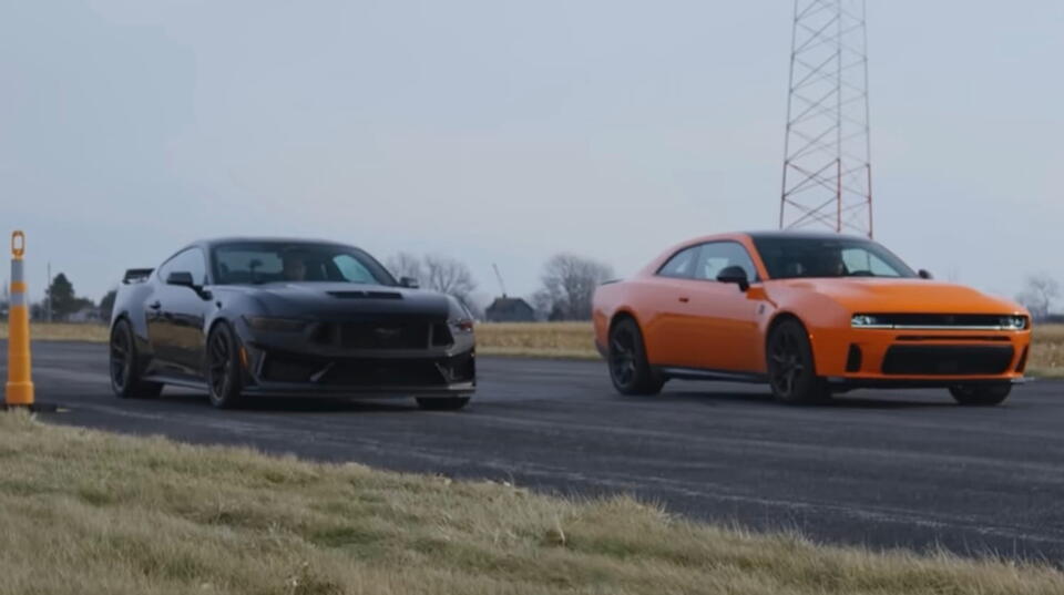 Ford Mustang Dark Horse Beats Dodge Charger Sixpack In Drag Race: Video ...
