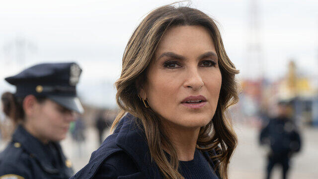 How Benson Got Handcuffed in Court & Landed Behind Bars on SVU: "My ...