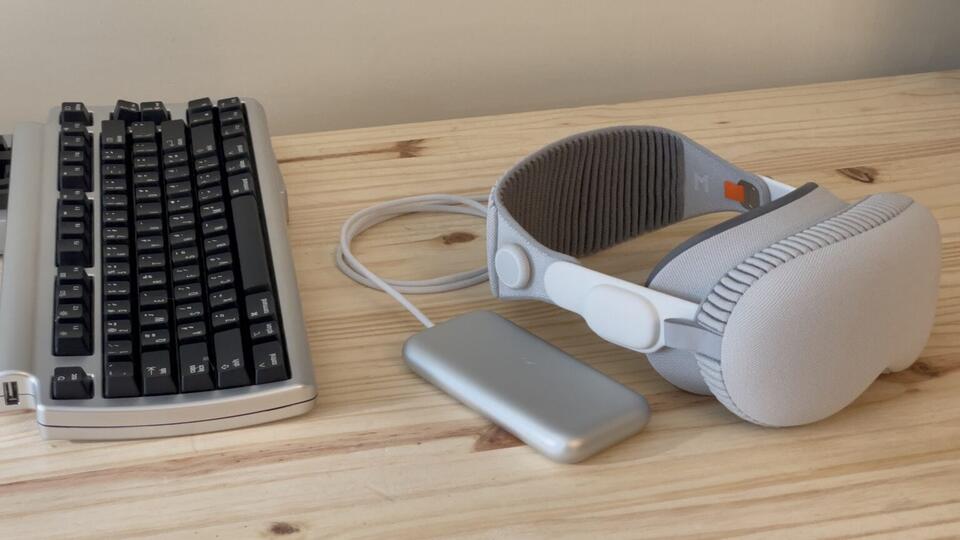 Connect a Bluetooth keyboard, trackpad or controller to Vision Pro ...