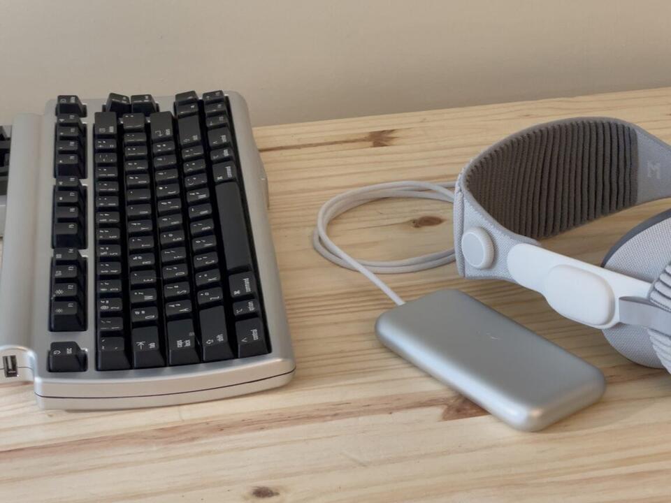Connect a Bluetooth keyboard, trackpad or controller to Vision Pro