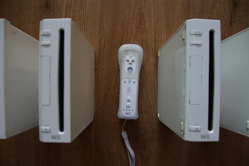 8 Mystery Items in Your Junk Drawer You Should Throw Out - NewsBreak