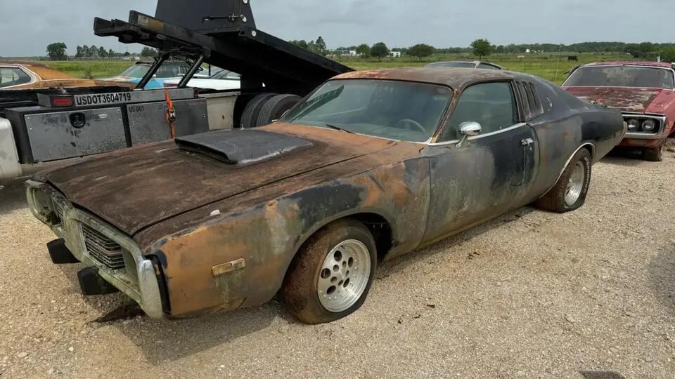 No Reserve Auction Will Liquidate Massive Hidden Classic Car ...